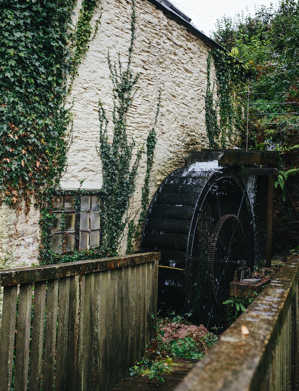 Brand Story - Behind the Brand Two Rivers Paper Company | Jackson's Art